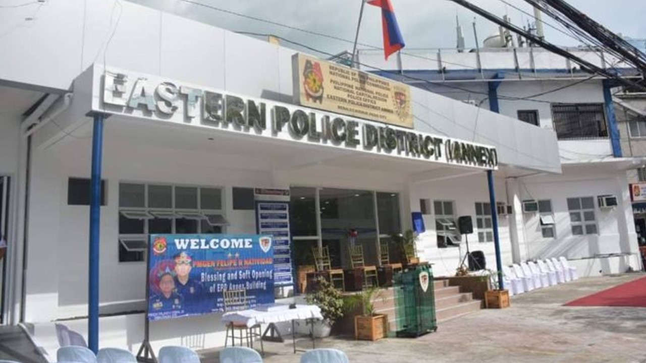 4 pulis na nakunang kasama sa private event ng networking company sa ...