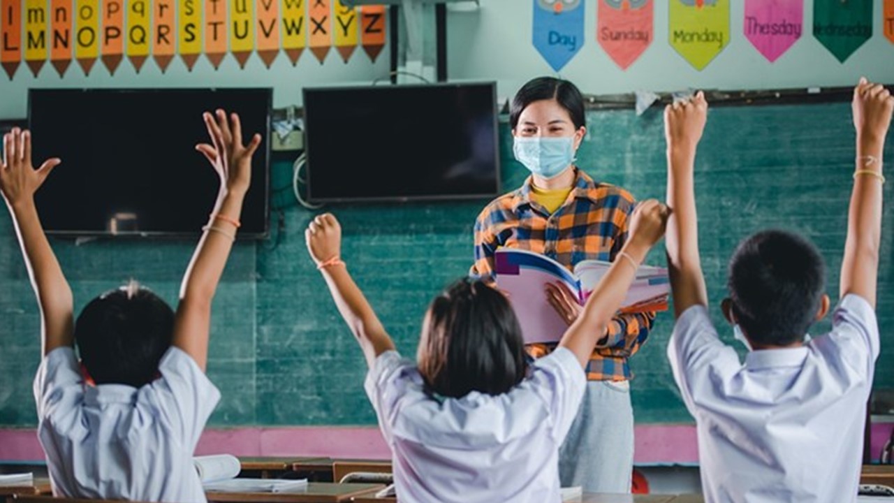 Hirit na P50-K entry level para sa mga pampublikong guro, pinasusuri ng DepEd sa World Bank ...