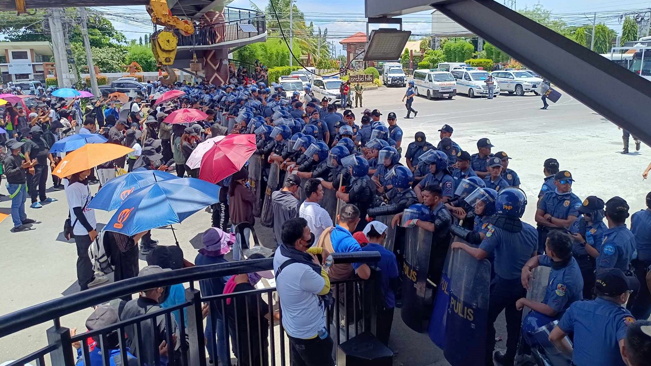 CHR, mino-monitor na ang ongoing police operation sa KOJC compound ...