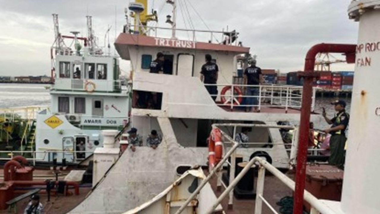 Dalawang fuel tanker, huli sa "paihi” o oil smuggling scheme sa Navotas ...