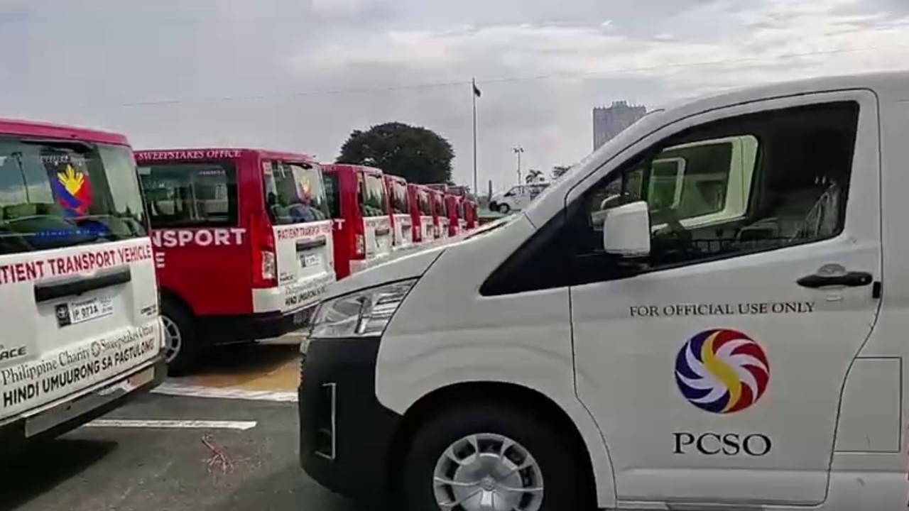 129 na ambulansya mula sa PCSO, i-tinurnover na ni PBBM sa mga LGUs ...