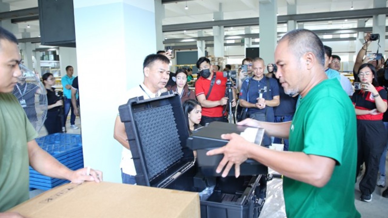 Halos 50% ng ACMs, hawak na ng COMELEC para sa 2025 midterm elections ...