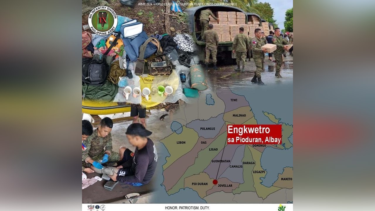 Mga sundalong maghahatid ng relief goods sa mga nasalanta ng Bagyong Kristine sa Pio Duran ...
