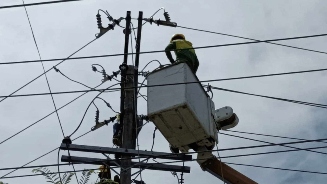 100 linemen ipapadala ng DOE sa Catanduanes ayon sa NDRRMC - RMN Networks