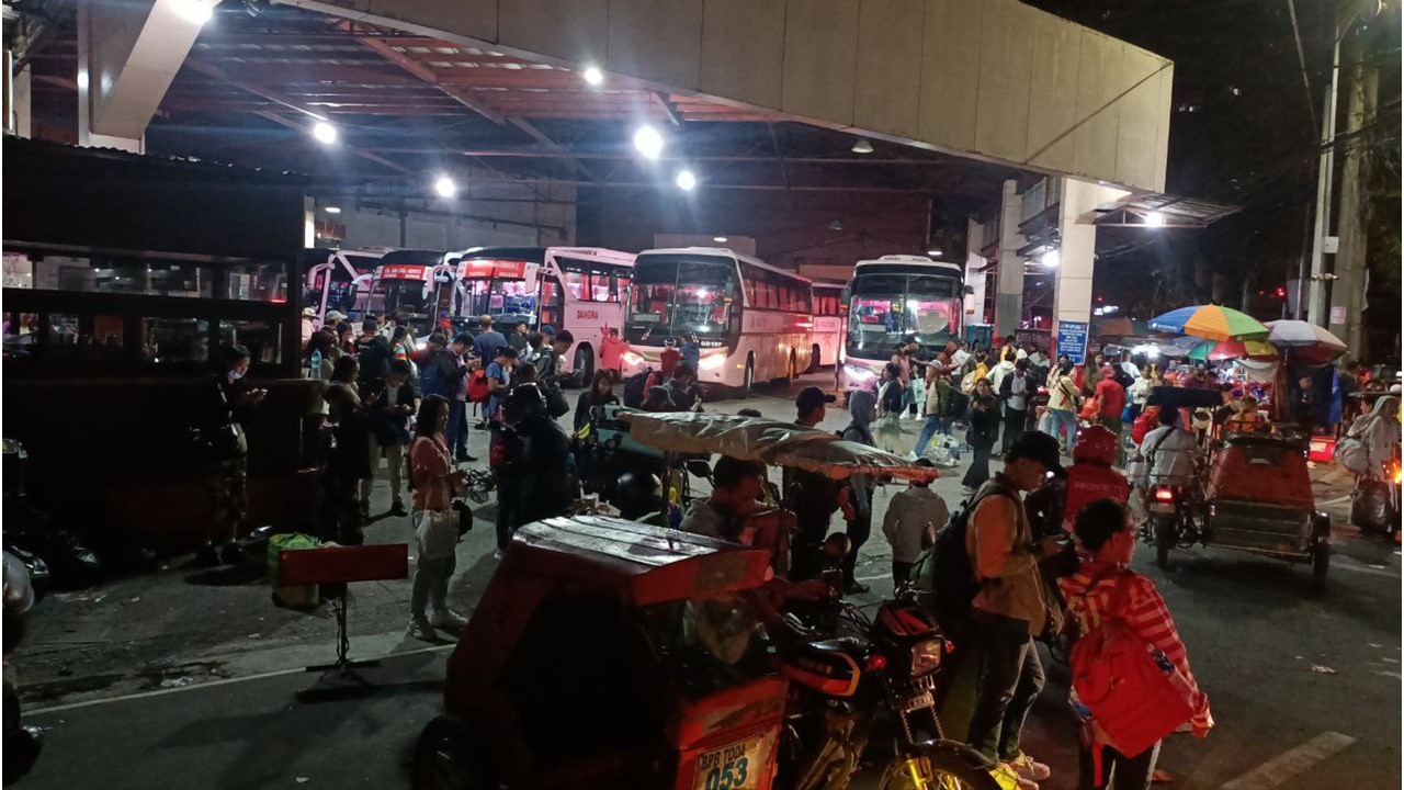 Higit 70,000 pasahero, naitala ng PCG na bumiyahe sa mga pantalan sa ...