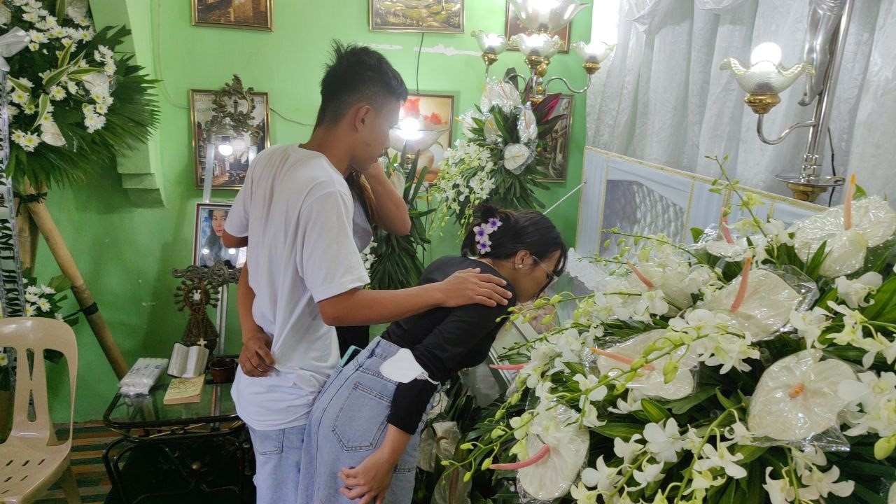 Pamilya Alvarado, naka-abang na sa ilalabas na autopsy result ng NBI sa labi ng OFW na si Jenny ...