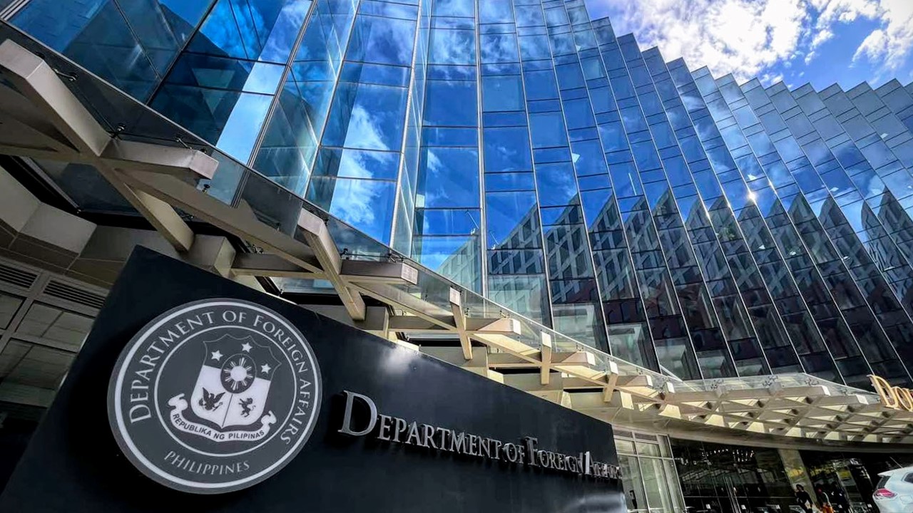 DFA, hindi nababahala sa pagtigil ng US sa pagbibigay ng foreign development assistance - RMN ...