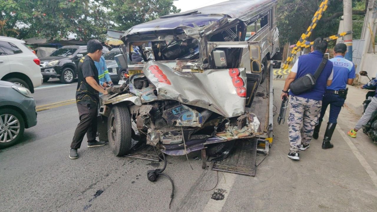 Show Cause Order, inisyu ng LTO laban sa mga may-ari ng PUJ at dump truck na nagsalpukan sa ...