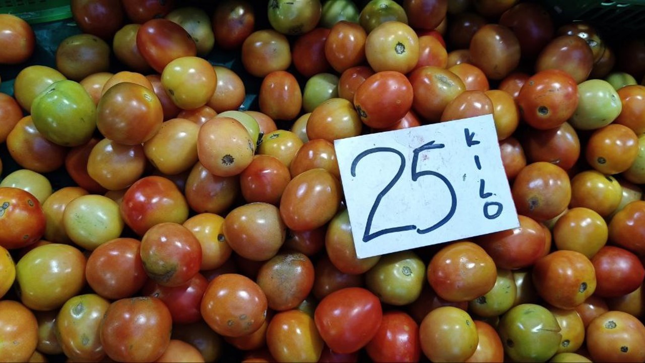 Presyo ng kamatis, mabibili ng P20 kada kilo sa ilang palengke sa Metro ...