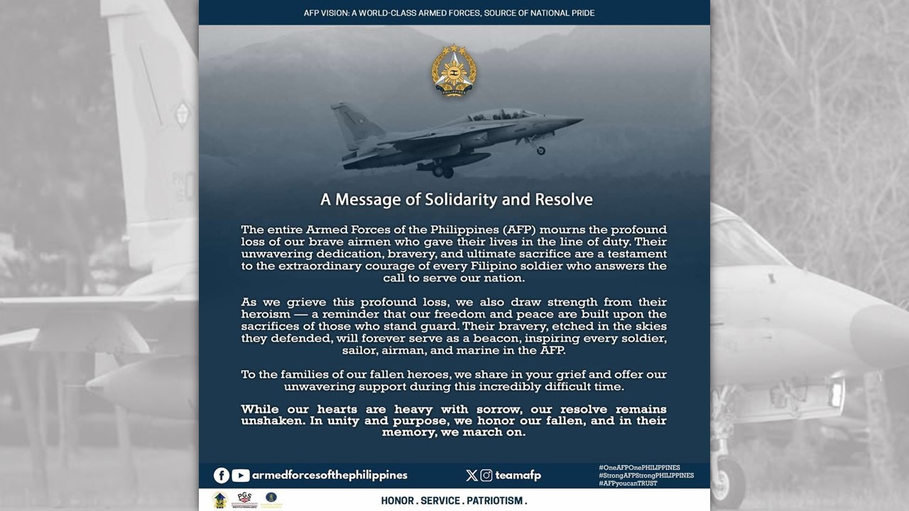 Buong hanay ng AFP, nagluluksa sa pagkamatay ng 2 pilotong sakay ng ...