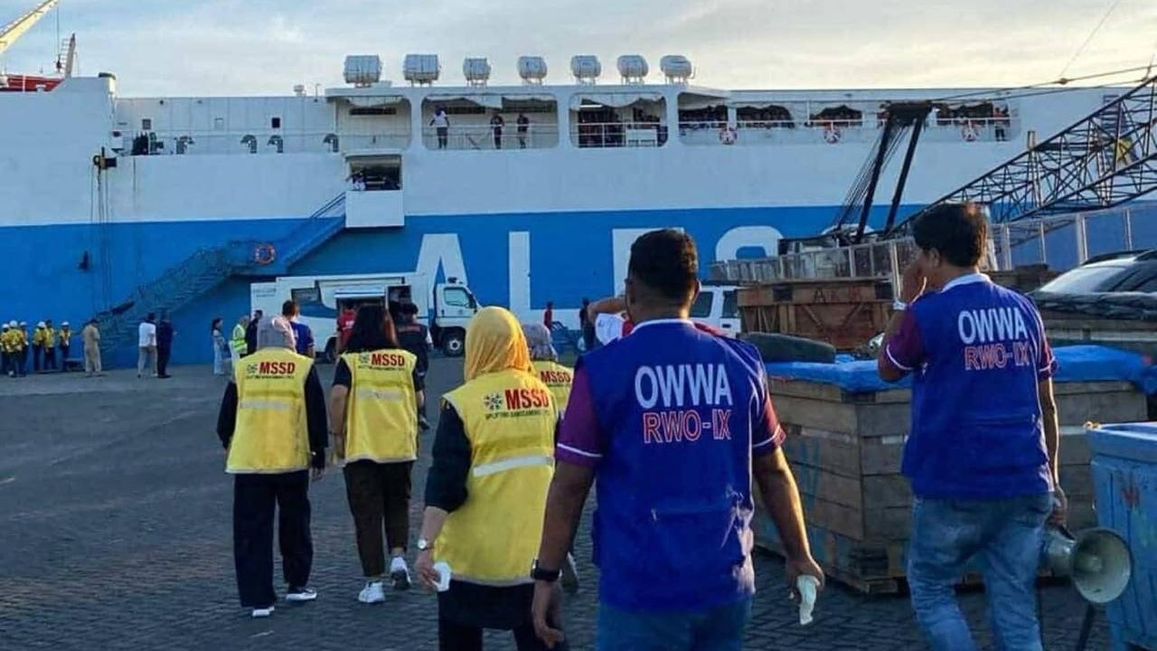 Halos 900 Pinoy deportees mula Malaysia, dumating na ng bansa - RMN Networks