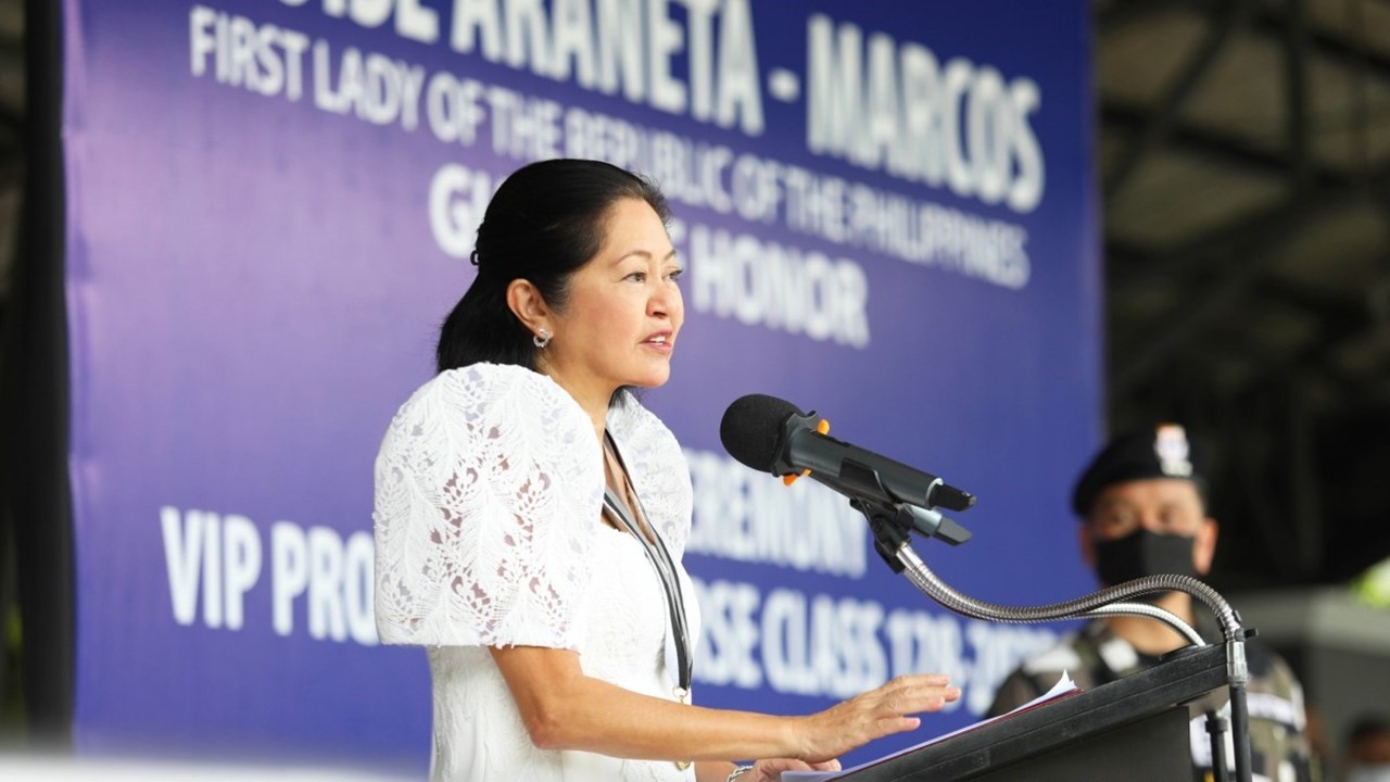 Nagpakalat ng fake news na hinarang sa Amerika si FL Liza, hindi na ...