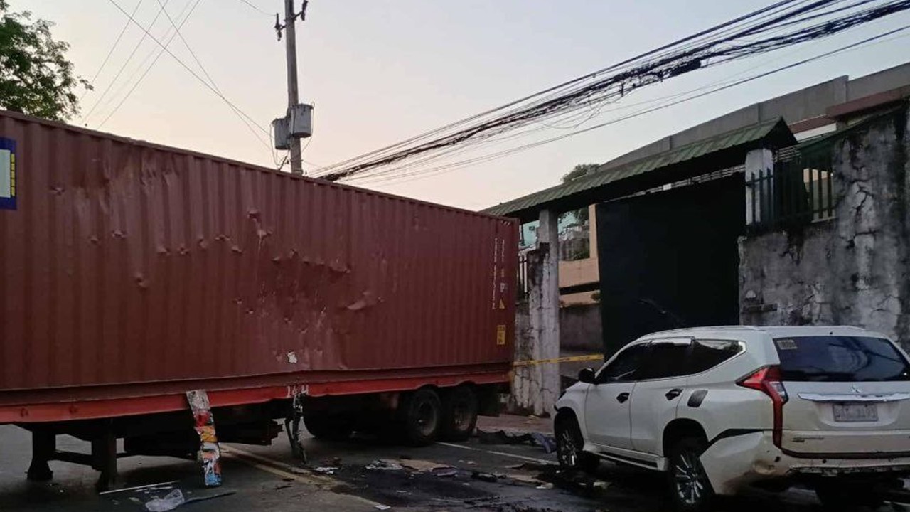 Show cause order, inilabas ng LTO laban sa may-ari at driver ng truck na sangkot sa aksidente na ...