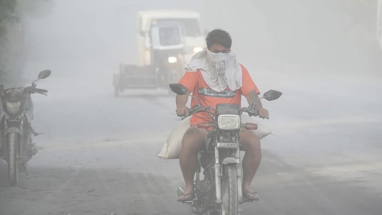 19 na barangay sa Sorsogon, nakaranas ng ash fall dahil sa patuloy na pag-aalburoto ng Bulkang ...