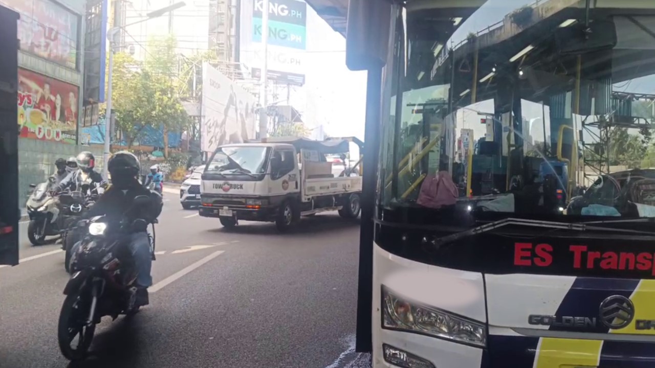 EDSA bus carousel, nagdulot ng mabagal na daloy ng trapiko sa ...
