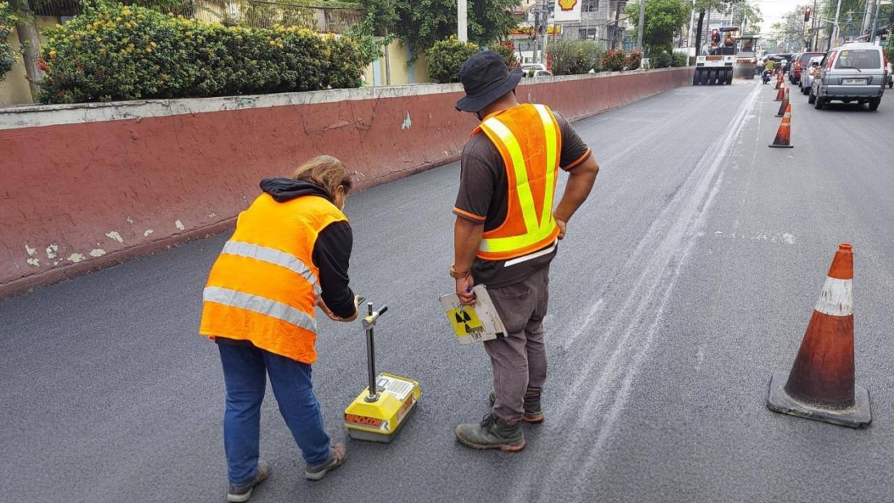 Mga plastic bottle, ihahalo na sa mga ginagawang kalsada —DPWH - RMN ...