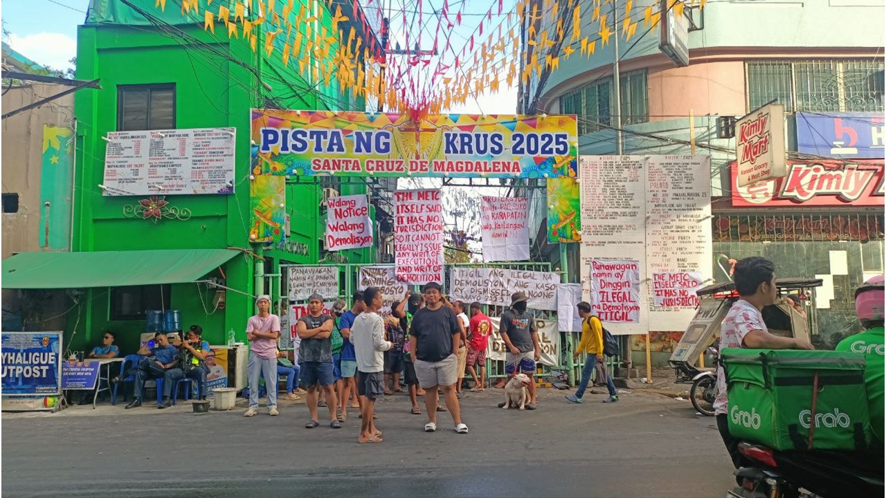Ilang mga residente sa Tondo, Maynila, umalma sa gagawing demolisyon ng ...