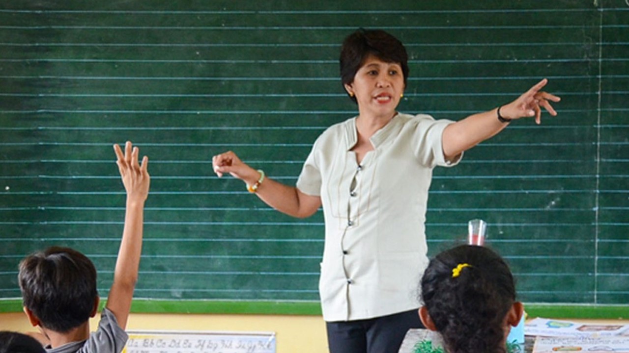 Dagdag na 16-K teaching position, makababawas sa workload ng mga guro ayon sa Palasyo - RMN Networks