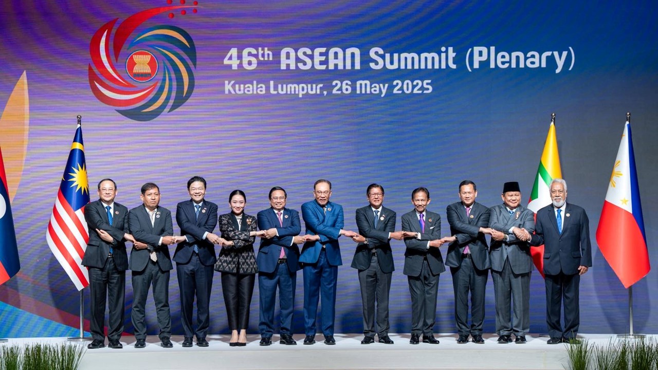 Pagpapatibay sa code of conduct sa South China Sea, inilatag ni PBBM sa ...