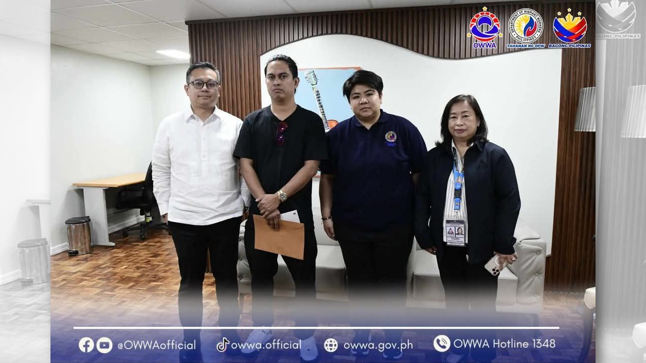 P500-K cash assistance, personal na ibinigay ng OWWA sa pamilya ng nasawi sa malagim na trahedya ...