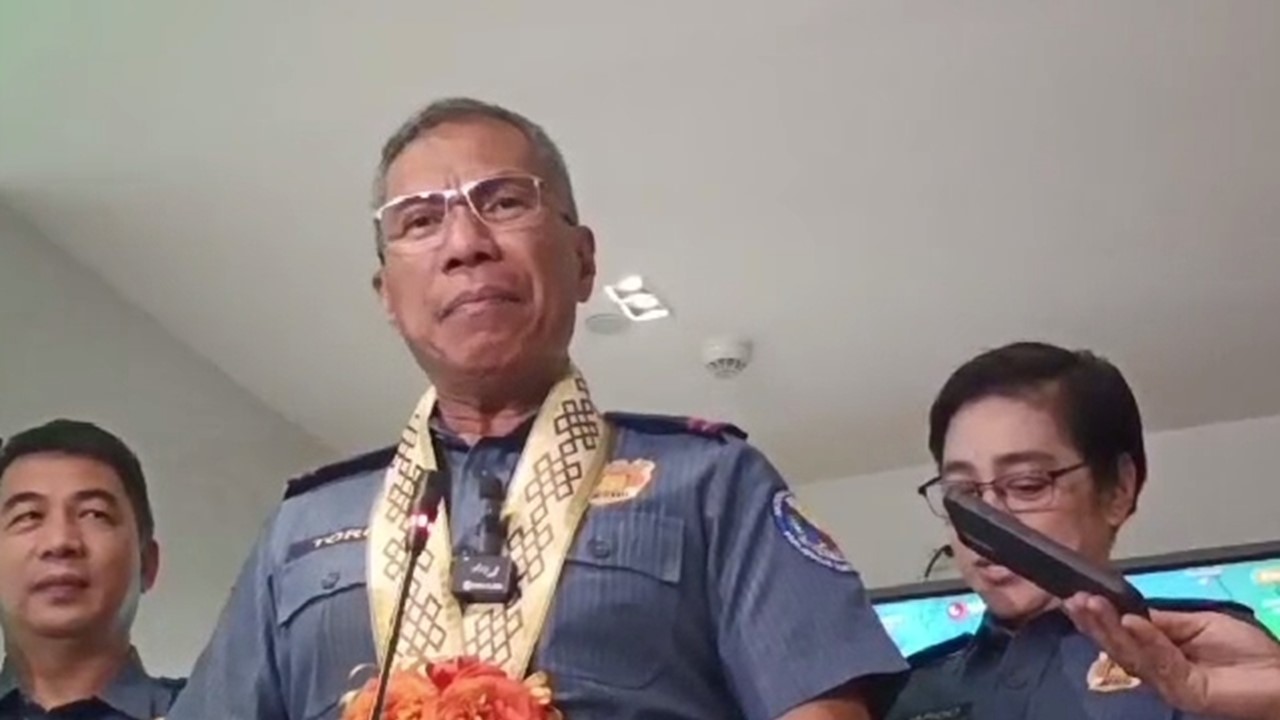 PNP Chief Torre, kumasa sa suntukang hamon ni Davao City Mayor Baste ...