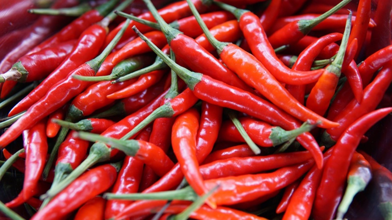 Presyo ng siling labuyo, pumalo na sa ₱800 kada kilo sa ilang palengke ...