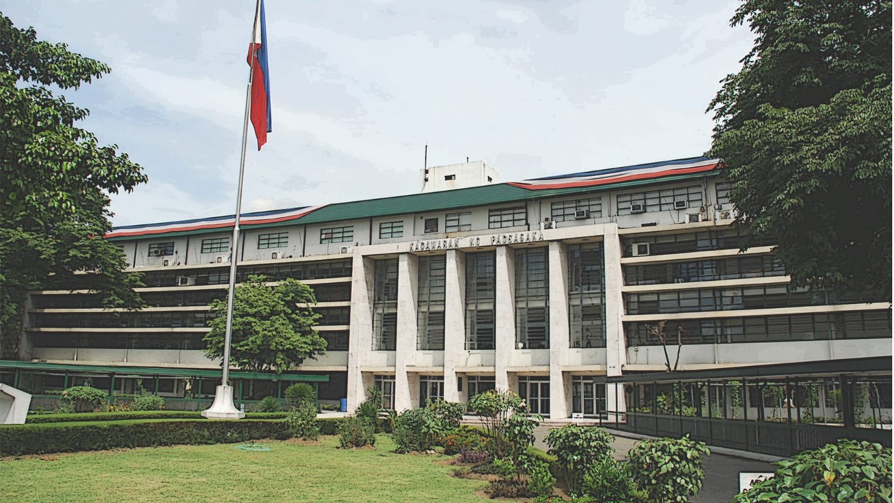DA Sec. Laurel Jr., ininspeksyon ang farm-to-market road projects na ...