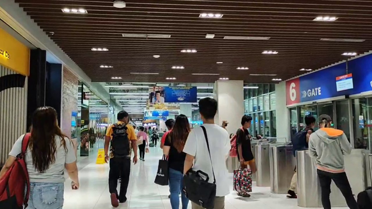 Mahigit 2-M pasahero inaasahang daragsa sa PITX ngayong Undas; ilang ...