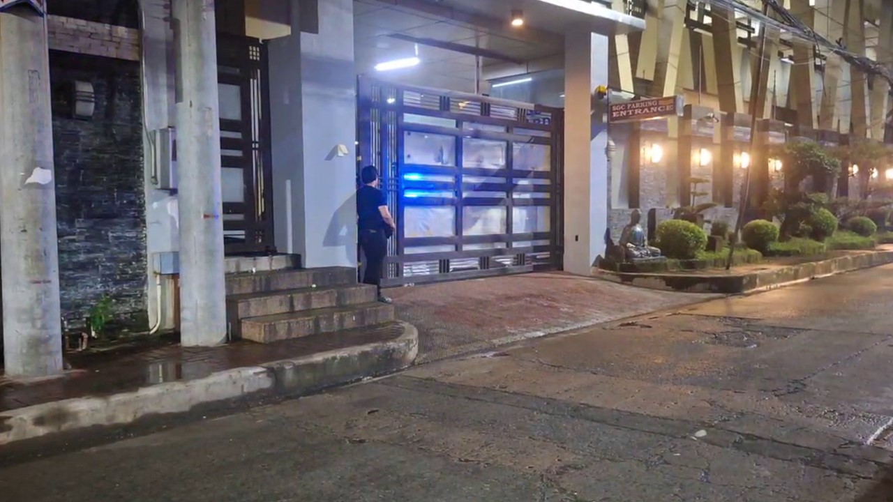 13 sa mga luxury vehicles ng pamilya Discaya sa St. Gerard Compound sa ...