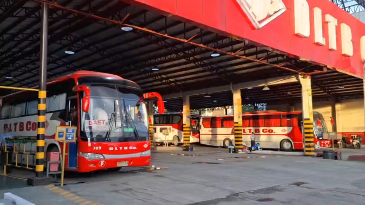 Bilang ng mga pasahero sa ilang bus terminal sa Cubao, Quezon City ...