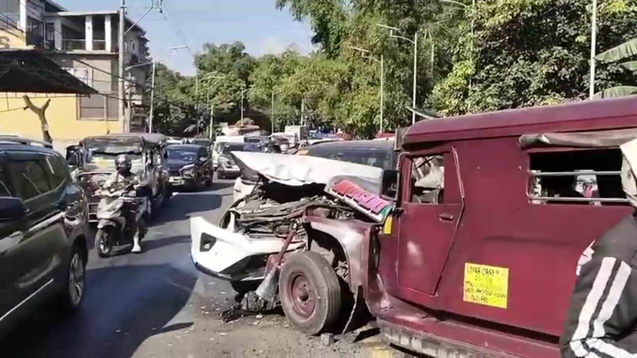 Pampasaherong jeep at SUV, nagsalpukan sa bahagi Sumulong Highway ...