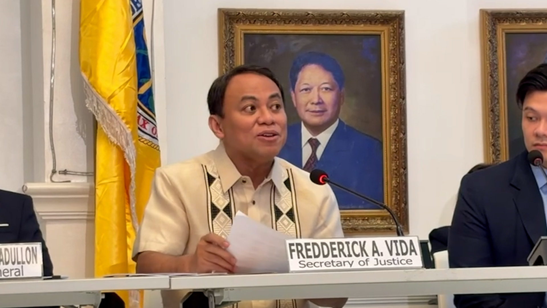 Ilang dating opisyal at contractor na sangkot sa flood control anomaly ...