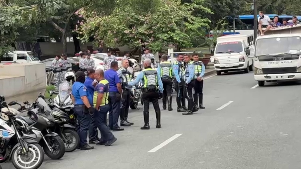 MMDA, magde-deploy ng 1,000 tauhan sa Traslacion 2026; mobile command ...