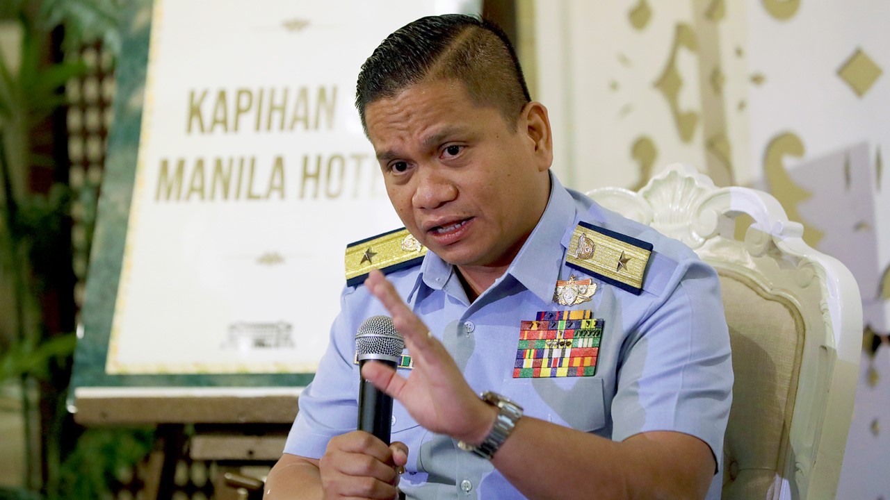 PCG Commodore Tarriela, binuweltahan ng China sa pagpapatahimik sa mga ...