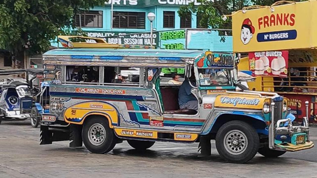 Mga pampasaherong jeep sa Maynila, balik-biyahe ngayong unang araw ng 3 ...